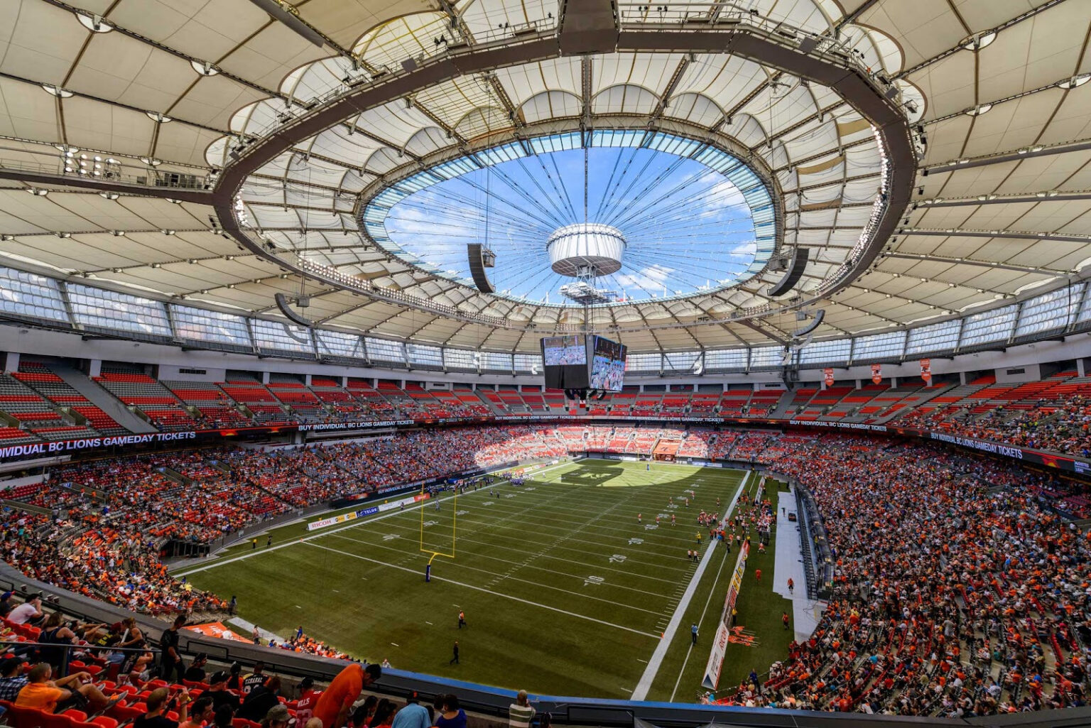 CFL vs. NFL: What Canadian Football Does Differently — and Why It ...