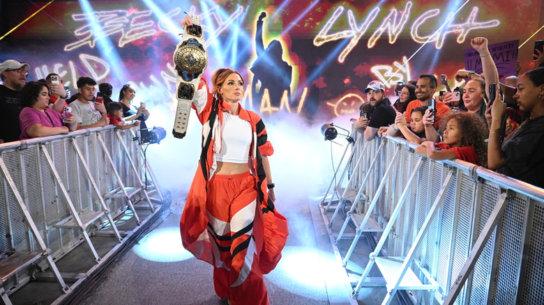 Becky Lynch Earns Backstage Praise For Guiding AJ Lee Through ...